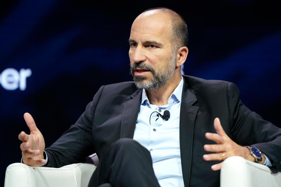Uber despidió a 3.700 empleados y le bajó el sueldo al CEO por el ...