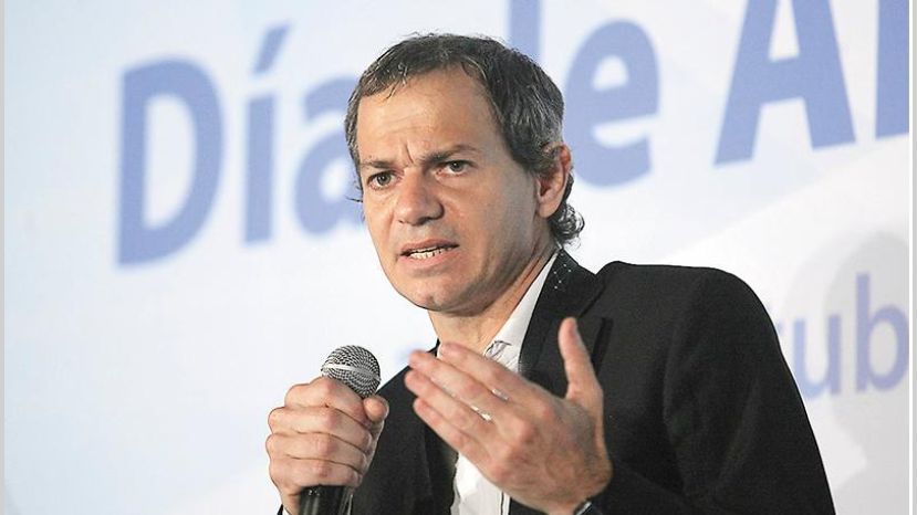 Lucas Llach: "Las urgencias políticas y la importancia del 'hoy ...