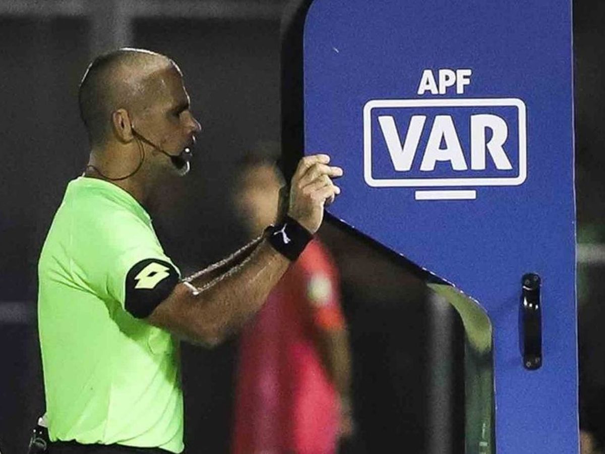 Debuta el VAR en el fútbol argentino: cuánto sale y quién lo paga ...