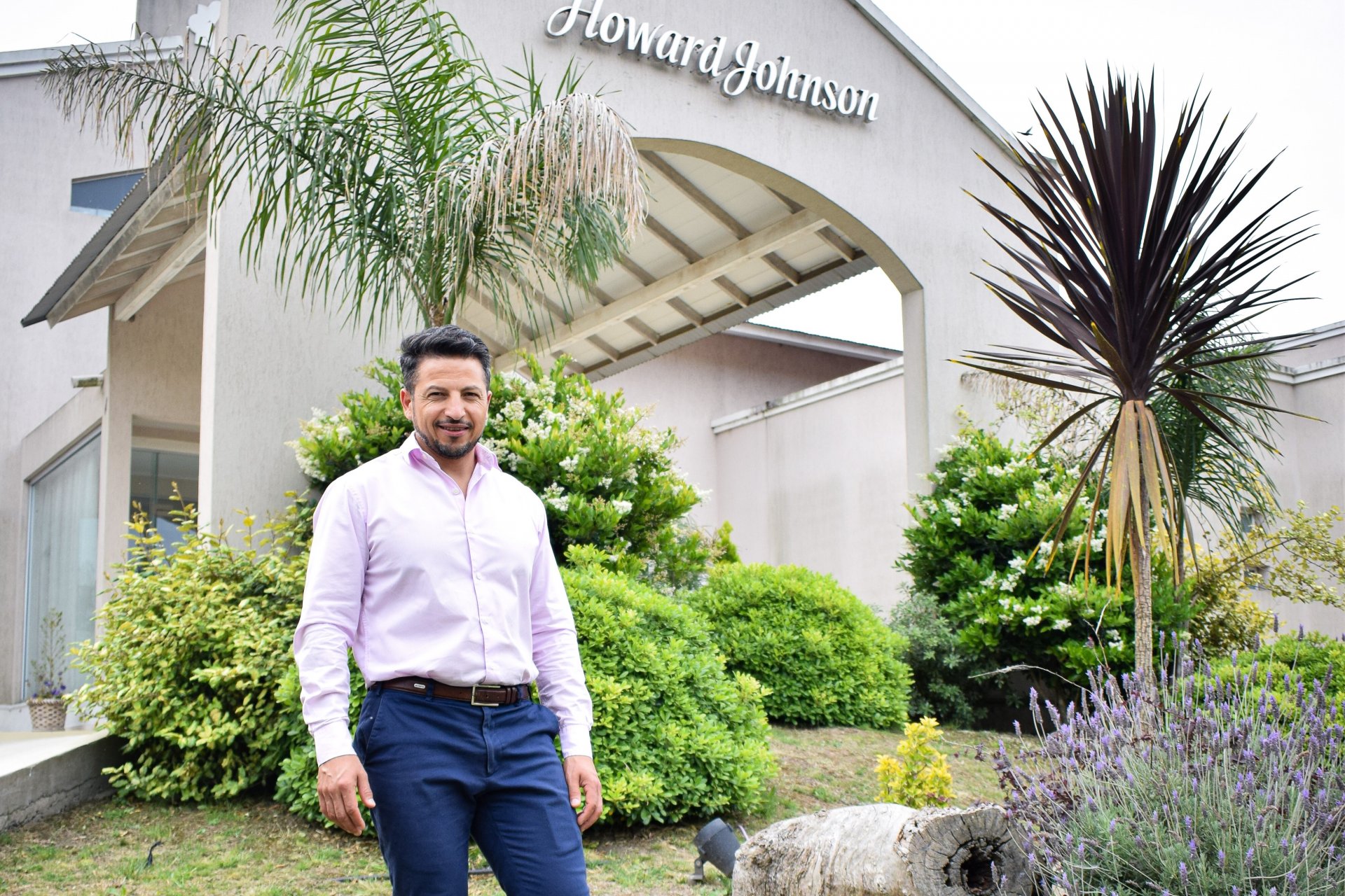 Howard Johnson La Plata: La mole de concreto que nació de un sueño y ...