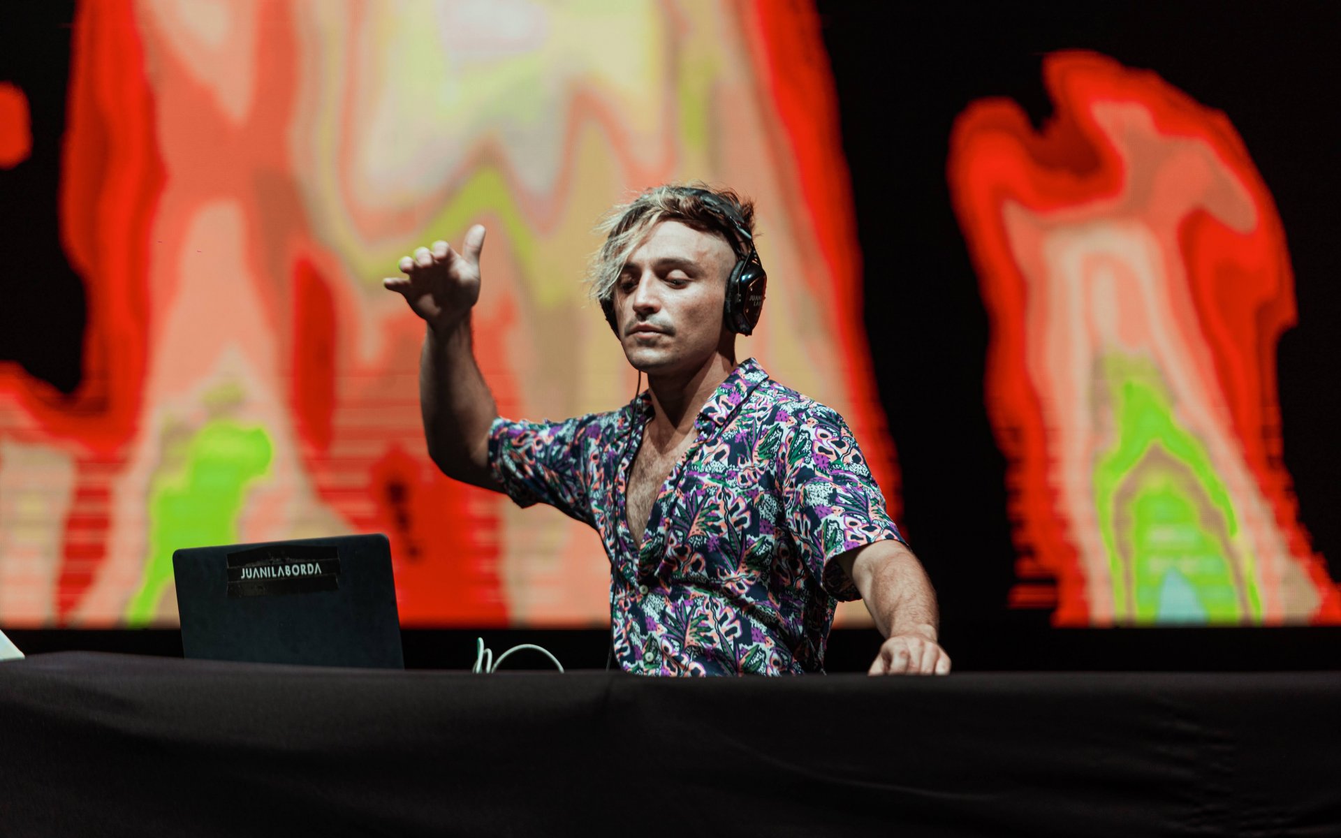 La historia de Juani Laborda, el DJ argentino que hace que las marcas ...