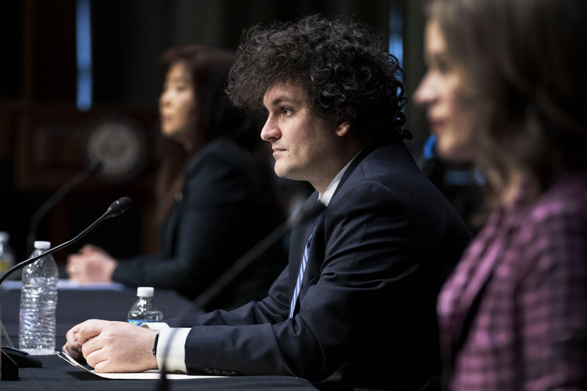 Sam Bankman-Fried suma problemas: de vuelta en prisión, es acusado de ...