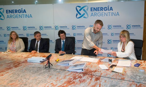 Se reflota la obra del Gasoducto Norte y la UTE Techint-Sacde presenta ...