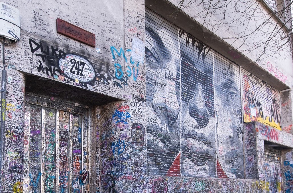 La Mansión del Trap y el quiebre estético del triángulo de Duki para descubrir la esencia de ...