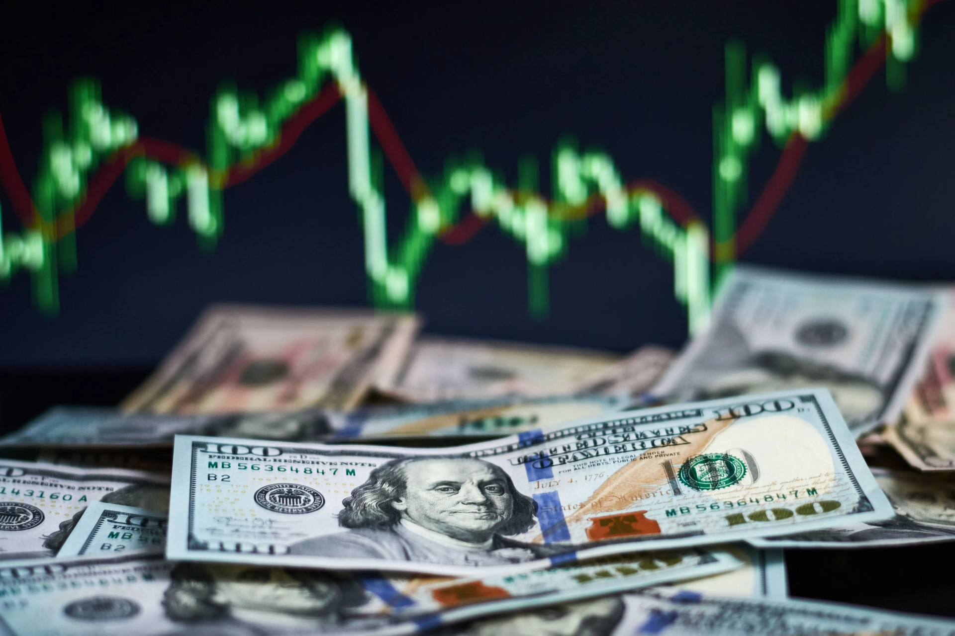 El dólar pierde fuerza frente a otras divisas: cómo afecta las cartera ...