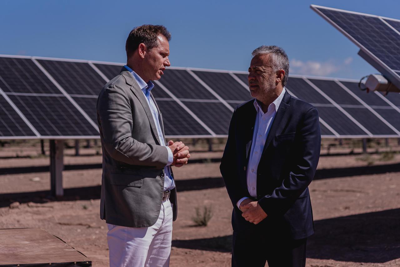 Brito anunció una inversión de US$ 400 millones en tres parques solares ...
