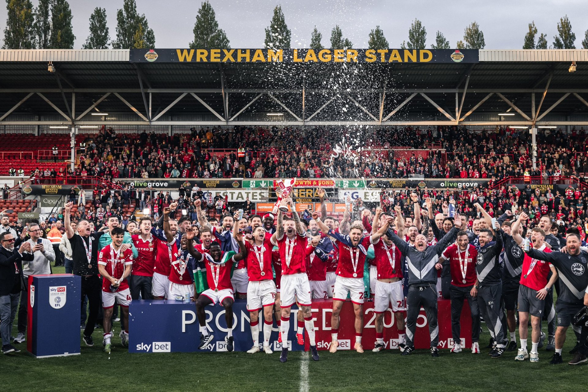 De película: la magia de Hollywood lleva al Wrexham Football Club a un ...