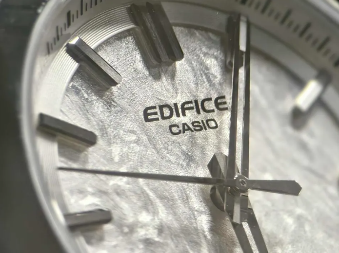 Casio se reinventa con su primer reloj automático en 51 años - Forbes ...
