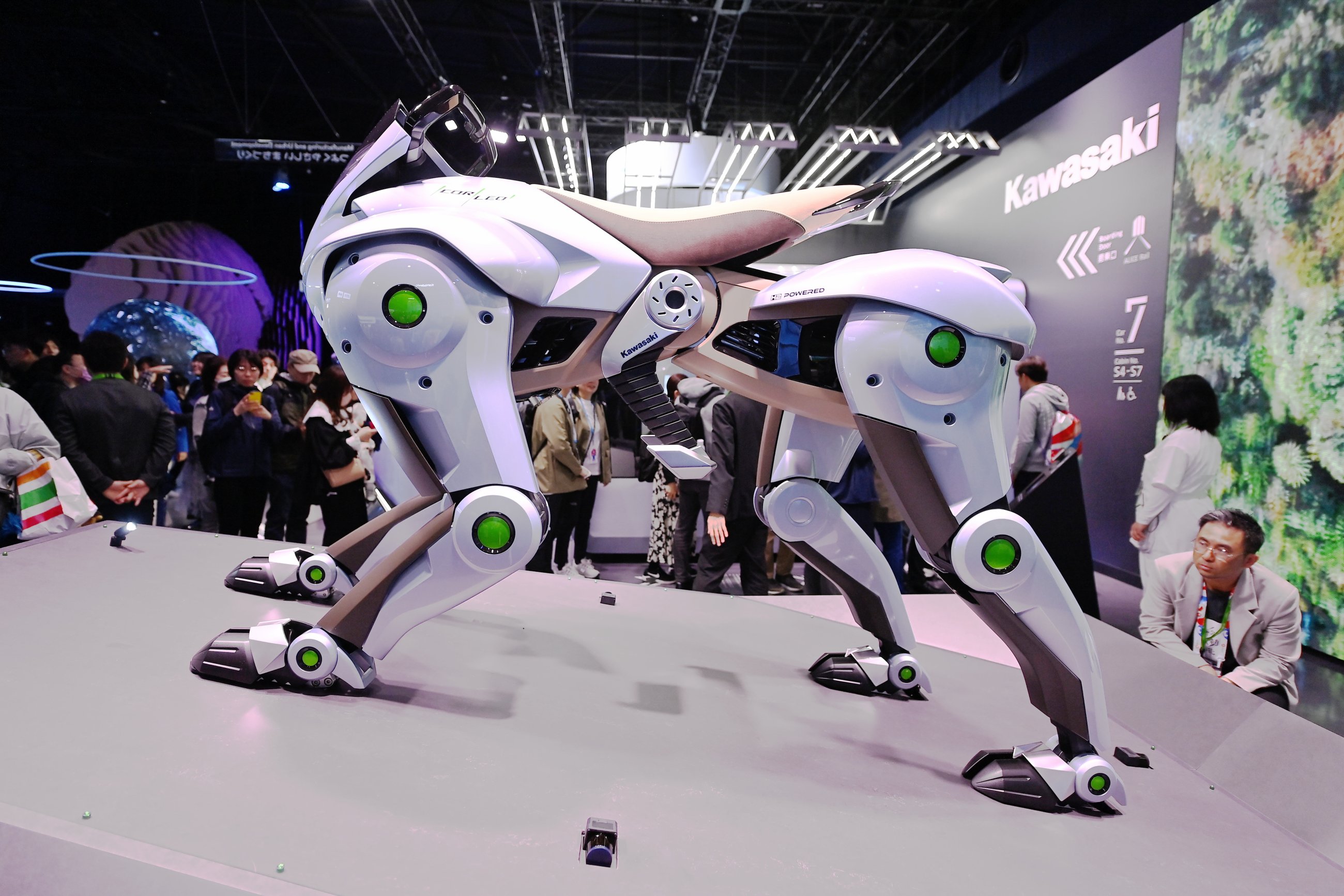 Así es Corleo, el robot montable que galopa y busca revolucionar el ...
